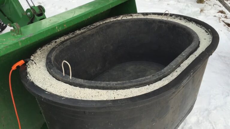 How to Keep Livestock Water From Freezing Without Electricity - Winter ...